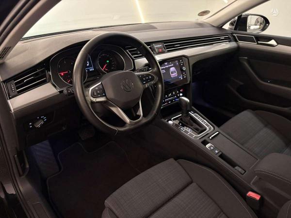 Black Volkswagen Passat 2020 in Marijampole, with an engine capacity of 1.97 L and mileage of 184 thousand km for 15750 €, photo 2 on AUTOMOTO.COM.LV