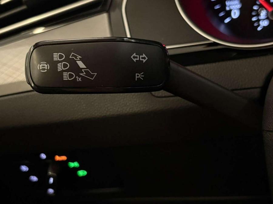 Melns Volkswagen Passat 2020 Marijampole, ar dzinēja tilpumu 1.97 L un nobraukumu 184 tūkst. km par 15750 €, foto 13 vietnē AUTOMOTO.COM.LV