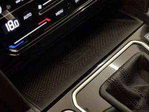 Melns Volkswagen Passat 2020 Marijampole, ar dzinēja tilpumu 1.97 L un nobraukumu 184 tūkst. km par 15750 €, foto 16 vietnē AUTOMOTO.COM.LV