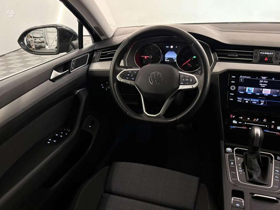 Melns Volkswagen Passat 2020 Marijampole, ar dzinēja tilpumu 1.97 L un nobraukumu 184 tūkst. km par 15750 €, foto 22 vietnē AUTOMOTO.COM.LV