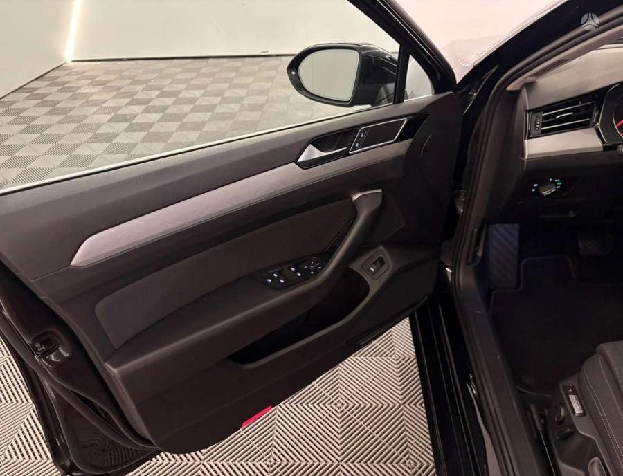 Melns Volkswagen Passat 2020 Marijampole, ar dzinēja tilpumu 1.97 L un nobraukumu 184 tūkst. km par 15750 €, foto 30 vietnē AUTOMOTO.COM.LV