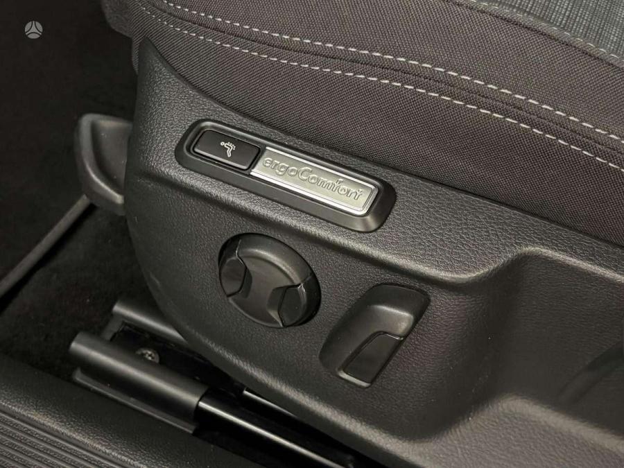Melns Volkswagen Passat 2020 Marijampole, ar dzinēja tilpumu 1.97 L un nobraukumu 184 tūkst. km par 15750 €, foto 34 vietnē AUTOMOTO.COM.LV