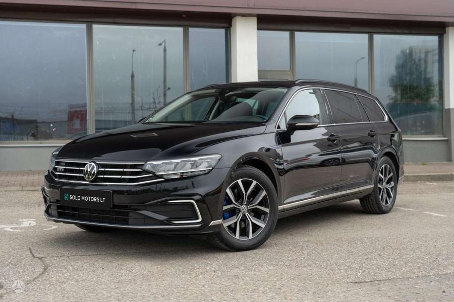 Melns Volkswagen Passat 2020 Viļņa, ar dzinēja tilpumu 1.40 L un nobraukumu 106 tūkst. km par 16500 €, foto 1 vietnē AUTOMOTO.COM.LV