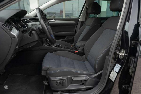 Melns Volkswagen Passat 2020 Viļņa, ar dzinēja tilpumu 1.40 L un nobraukumu 106 tūkst. km par 16500 €, foto 10 vietnē AUTOMOTO.COM.LV