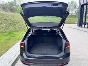 Black Volkswagen Passat 2020 in Vilnius, with an engine capacity of 1.60 L and mileage of 115 thousand km for 14950 €, photo 12 on AUTOMOTO.COM.LV