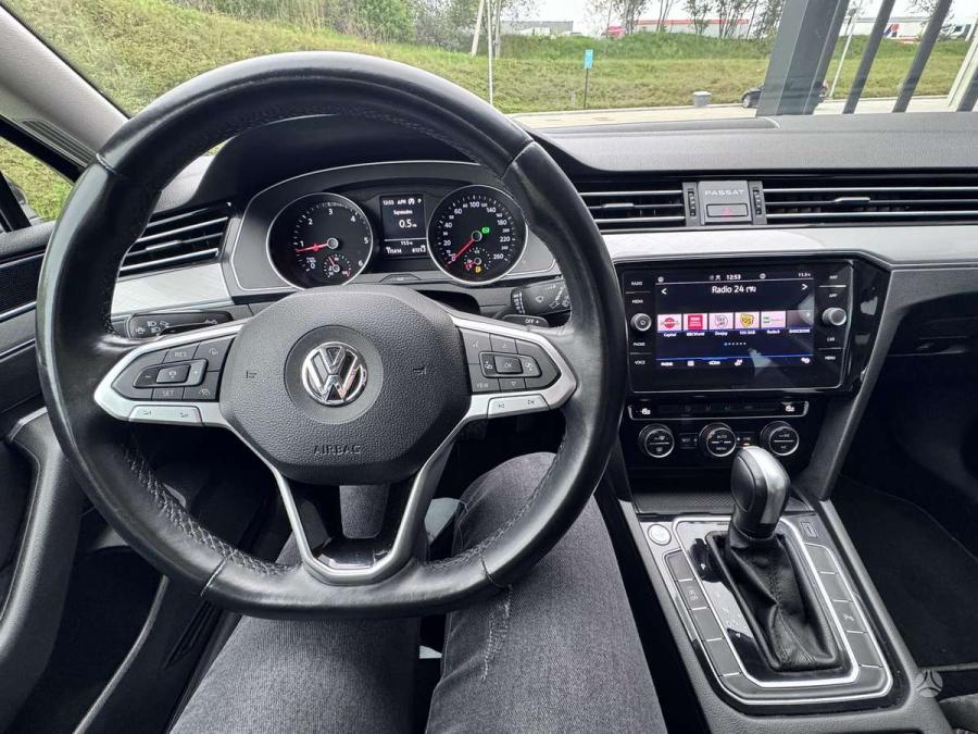 Black Volkswagen Passat 2020 in Vilnius, with an engine capacity of 1.60 L and mileage of 115 thousand km for 14950 €, photo 14 on AUTOMOTO.COM.LV