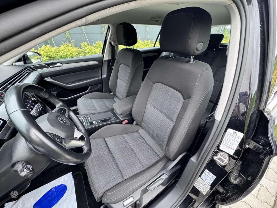 Black Volkswagen Passat 2020 in Vilnius, with an engine capacity of 1.60 L and mileage of 115 thousand km for 14950 €, photo 16 on AUTOMOTO.COM.LV
