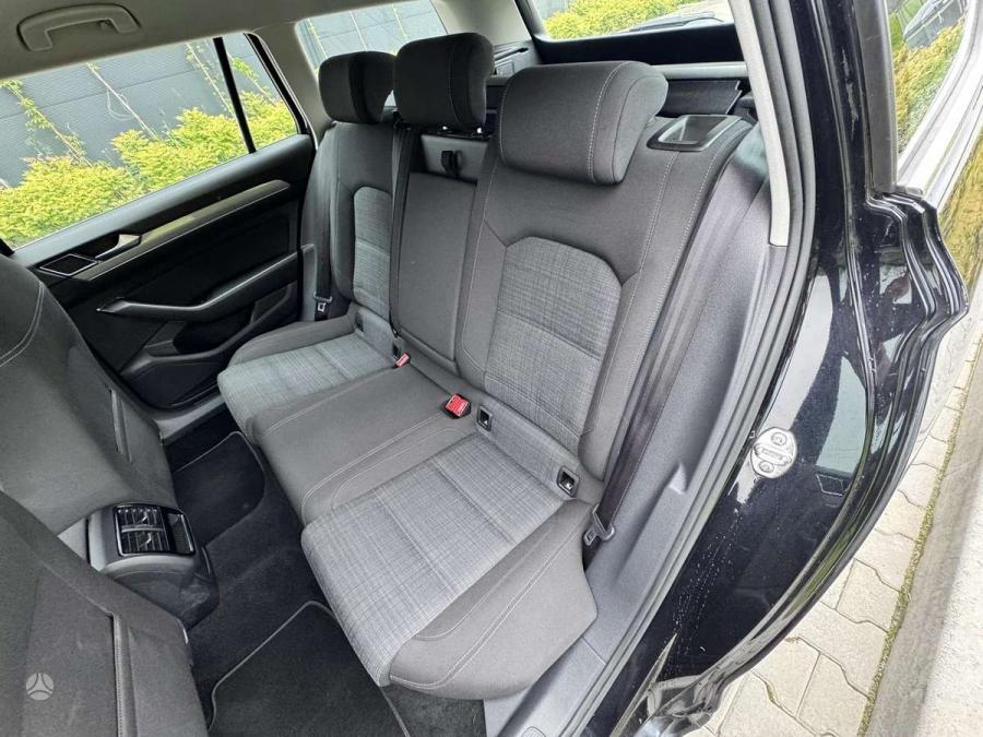 Black Volkswagen Passat 2020 in Vilnius, with an engine capacity of 1.60 L and mileage of 115 thousand km for 14950 €, photo 17 on AUTOMOTO.COM.LV