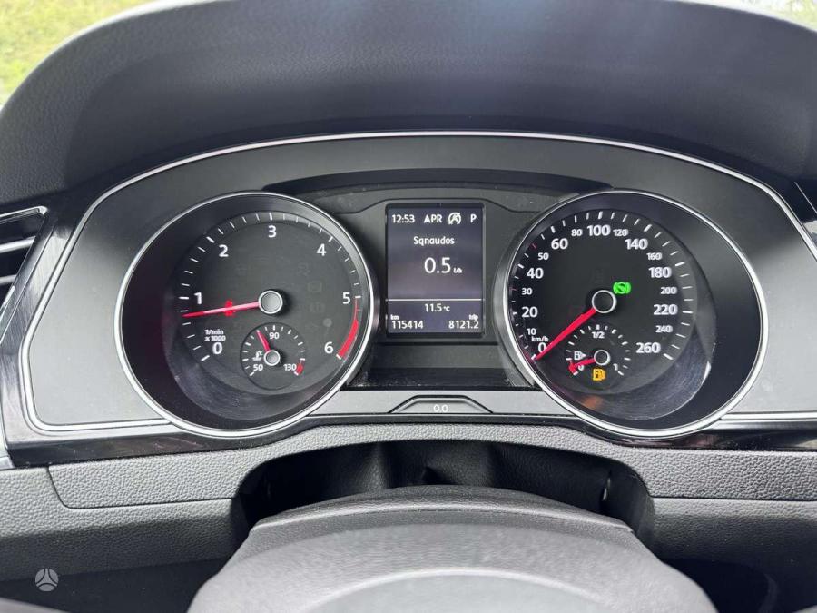 Black Volkswagen Passat 2020 in Vilnius, with an engine capacity of 1.60 L and mileage of 115 thousand km for 14950 €, photo 27 on AUTOMOTO.COM.LV