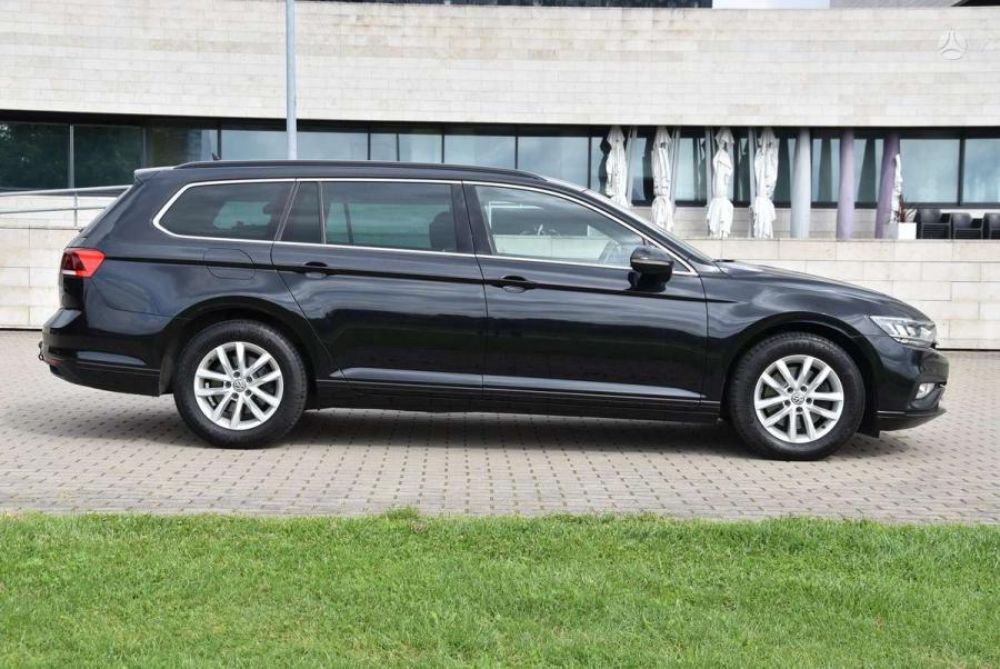 Black Volkswagen Passat 2020 in Vilnius, with an engine capacity of 1.97 L and mileage of 319 thousand km for 11500 €, photo 4 on AUTOMOTO.COM.LV