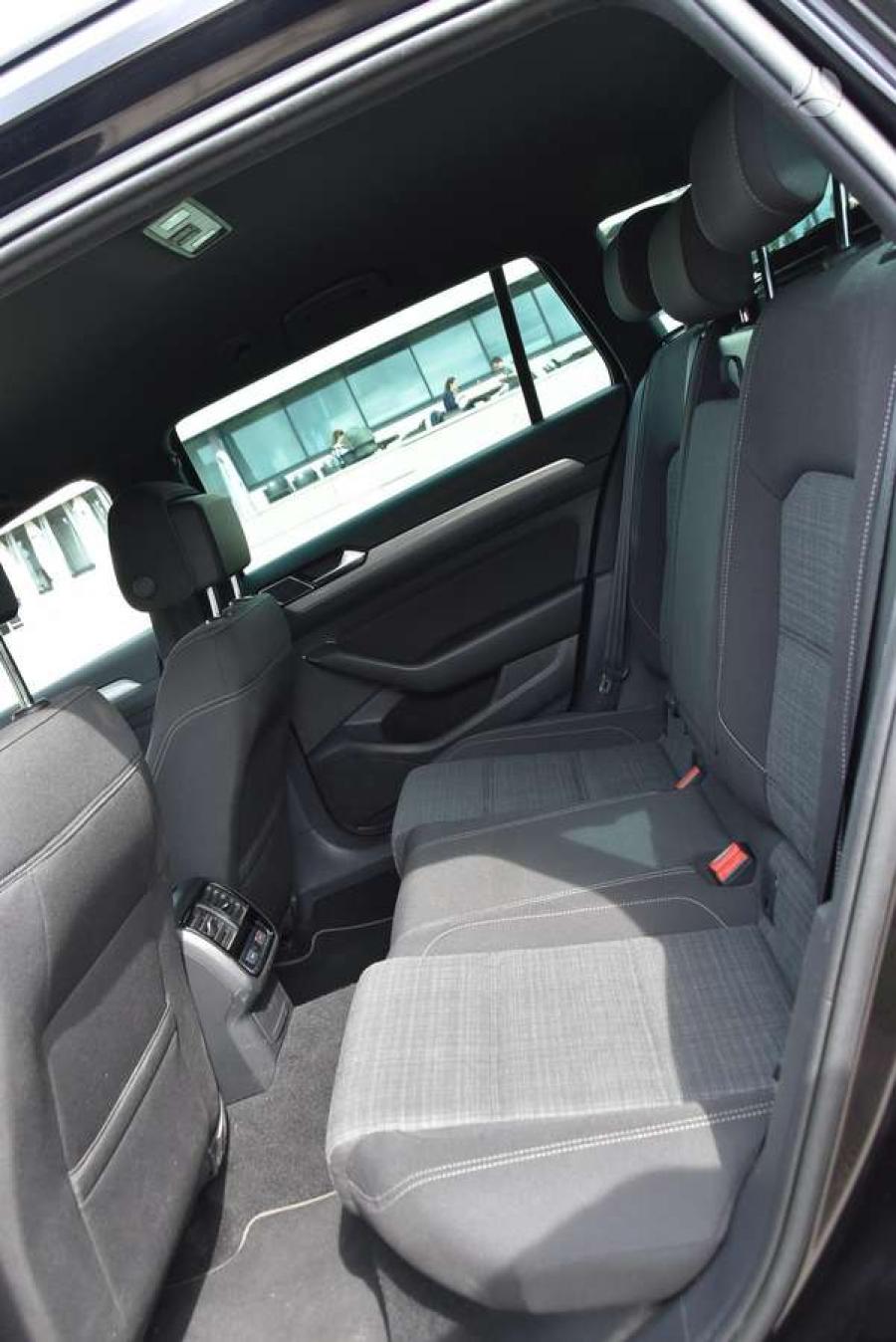 Black Volkswagen Passat 2020 in Vilnius, with an engine capacity of 1.97 L and mileage of 319 thousand km for 11500 €, photo 16 on AUTOMOTO.COM.LV