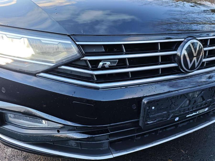 Black Volkswagen Passat 2021 in Kaunas, with an engine capacity of 1.97 L and mileage of 263 thousand km for 15900 €, photo 1 on AUTOMOTO.COM.LV