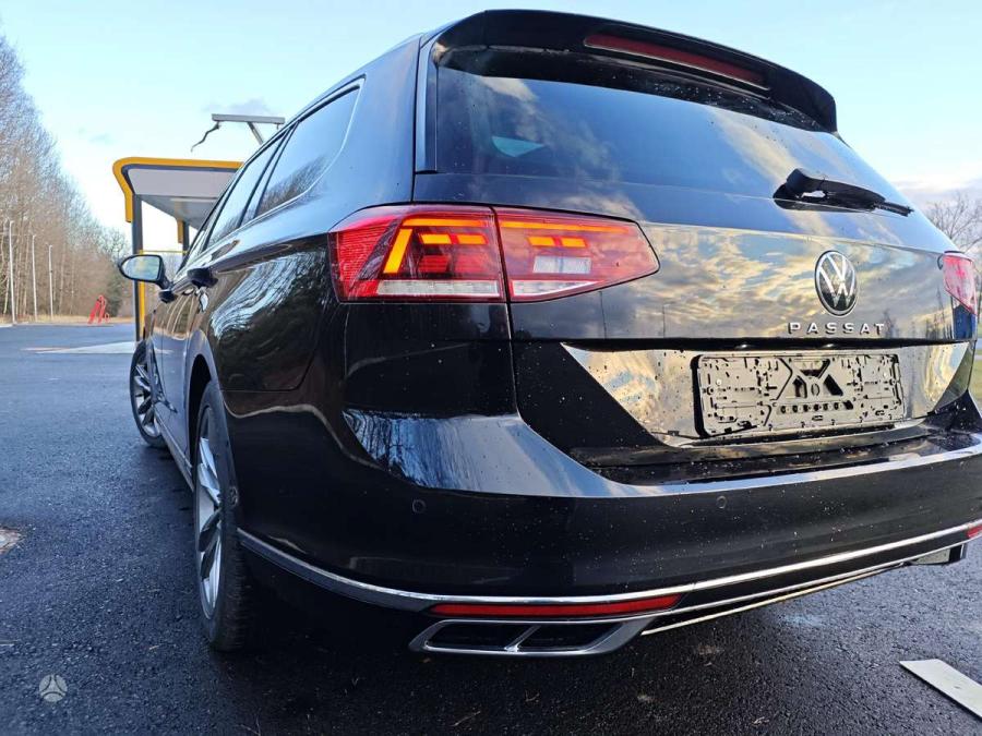 Black Volkswagen Passat 2021 in Kaunas, with an engine capacity of 1.97 L and mileage of 263 thousand km for 15900 €, photo 19 on AUTOMOTO.COM.LV
