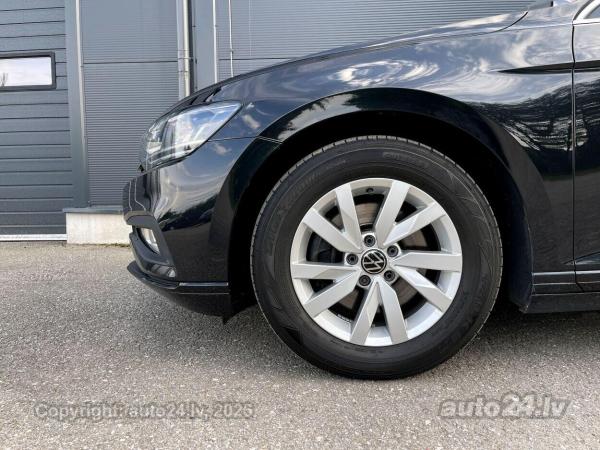 Black Volkswagen Passat 2021 in Tartu, with an engine capacity of 2.00 L and mileage of 197 thousand km for 18290 €, photo 5 on AUTOMOTO.COM.LV