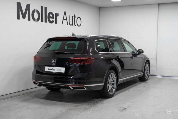 Black Volkswagen Passat 2021 in Vilnius, with an engine capacity of 1.40 L and mileage of 111 thousand km for 21500 €, photo 4 on AUTOMOTO.COM.LV
