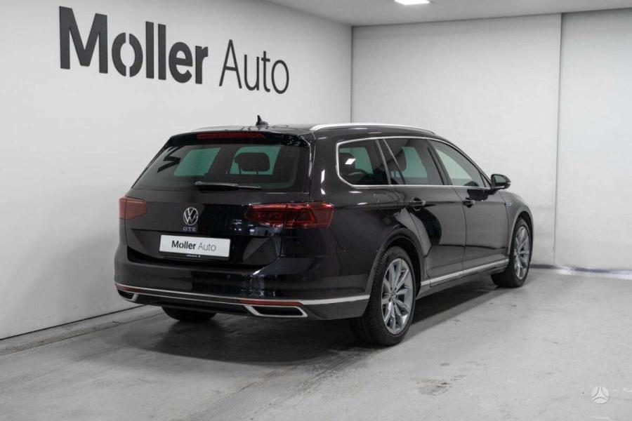 Black Volkswagen Passat 2021 in Vilnius, with an engine capacity of 1.40 L and mileage of 111 thousand km for 21500 €, photo 4 on AUTOMOTO.COM.LV