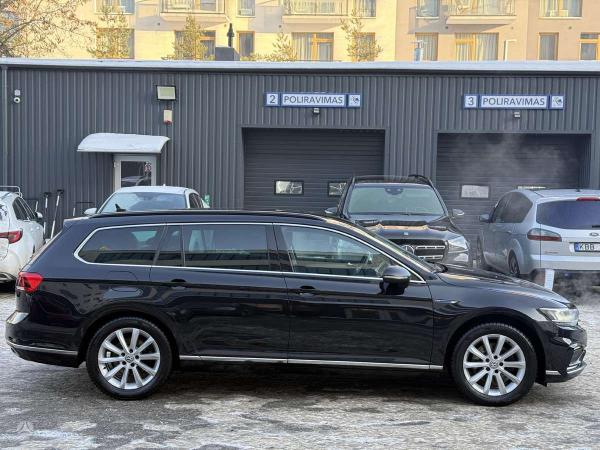 Black Volkswagen Passat 2021 in Vilnius, with an engine capacity of 1.40 L and mileage of 171 thousand km for 14999 €, photo 4 on AUTOMOTO.COM.LV