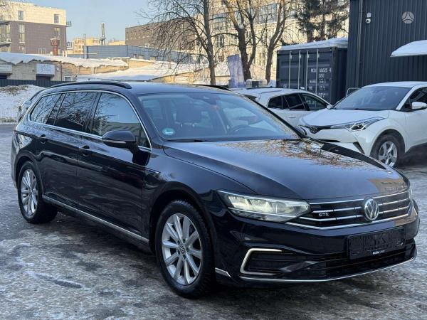 Black Volkswagen Passat 2021 in Vilnius, with an engine capacity of 1.40 L and mileage of 175 thousand km for 14999 €, photo 1 on AUTOMOTO.COM.LV