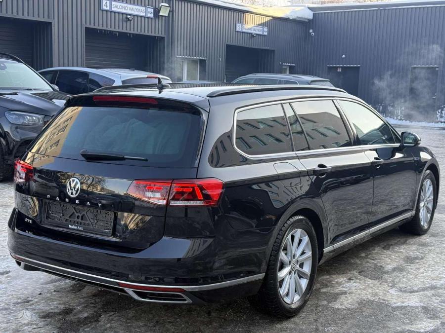 Black Volkswagen Passat 2021 in Vilnius, with an engine capacity of 1.40 L and mileage of 175 thousand km for 14999 €, photo 6 on AUTOMOTO.COM.LV