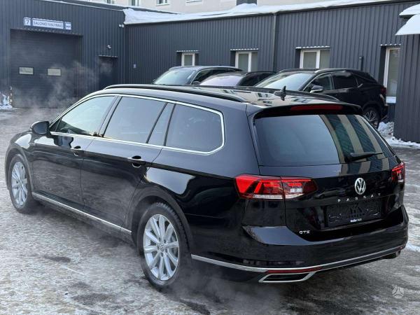 Black Volkswagen Passat 2021 in Vilnius, with an engine capacity of 1.40 L and mileage of 175 thousand km for 14999 €, photo 8 on AUTOMOTO.COM.LV