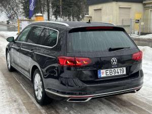 Black Volkswagen Passat 2021 in Vilnius, with an engine capacity of 1.40 L and mileage of 119 thousand km for 20500 €, photo 4 on AUTOMOTO.COM.LV