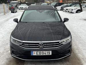 Black Volkswagen Passat 2021 in Vilnius, with an engine capacity of 1.40 L and mileage of 119 thousand km for 20500 €, photo 9 on AUTOMOTO.COM.LV