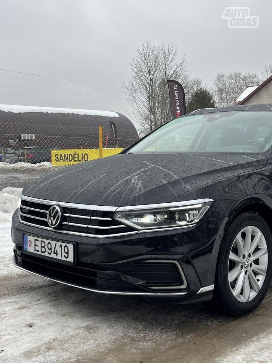 Melns Volkswagen Passat 2021 Viļņa, ar dzinēja tilpumu 1.40 L un nobraukumu 119 tūkst. km par 20500 €, foto 2 vietnē AUTOMOTO.COM.LV