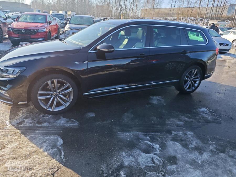 Black Volkswagen Passat 2021 in Kaunas, with an engine capacity of 2.00 L and mileage of 287 thousand km for 14999 €, photo 18 on AUTOMOTO.COM.LV