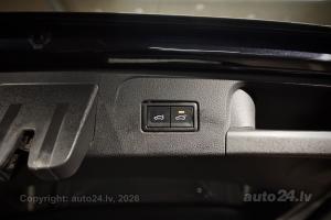 Black Volkswagen Passat 2021 in Tallinn, with an engine capacity of 2.00 L and mileage of 177 thousand km for 21990 €, photo 25 on AUTOMOTO.COM.LV