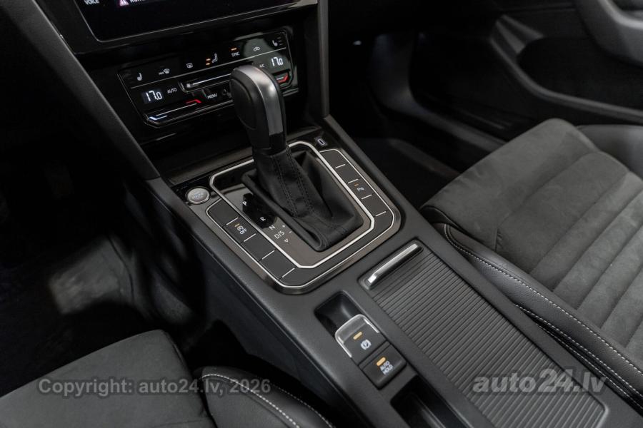 Melns Volkswagen Passat 2021 Tallina, ar dzinēja tilpumu 2.00 L un nobraukumu 34 tūkst. km par 24000 €, foto 15 vietnē AUTOMOTO.COM.LV