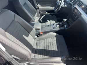 Melns Volkswagen Passat 2021 Pērnava, ar dzinēja tilpumu 2.00 L un nobraukumu 34 tūkst. km par 27600 €, foto 19 vietnē AUTOMOTO.COM.LV