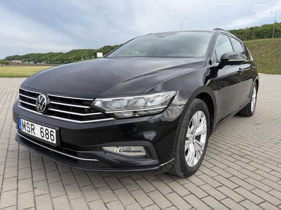 Black Volkswagen Passat 2021 in Kaunas, with an engine capacity of 2.00 L and mileage of 247 thousand km for 13900 €, photo 1 on AUTOMOTO.COM.LV