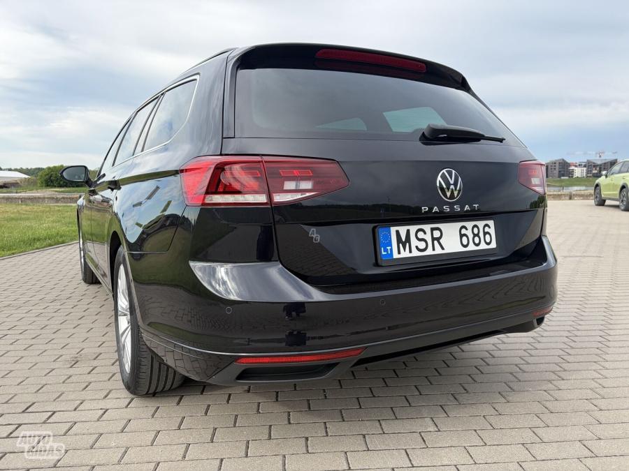Black Volkswagen Passat 2021 in Kaunas, with an engine capacity of 2.00 L and mileage of 247 thousand km for 13900 €, photo 5 on AUTOMOTO.COM.LV