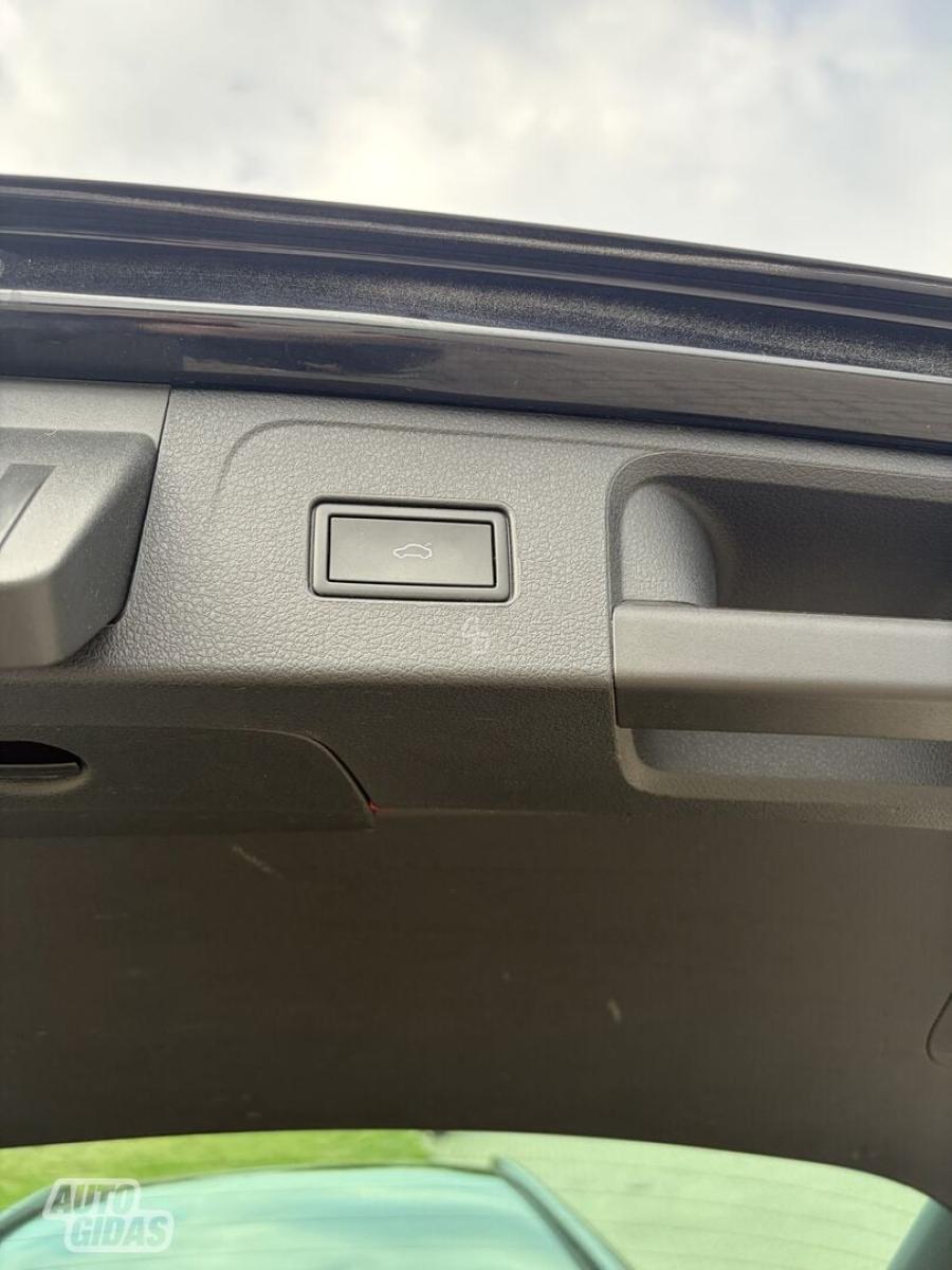 Black Volkswagen Passat 2021 in Kaunas, with an engine capacity of 2.00 L and mileage of 247 thousand km for 13900 €, photo 13 on AUTOMOTO.COM.LV
