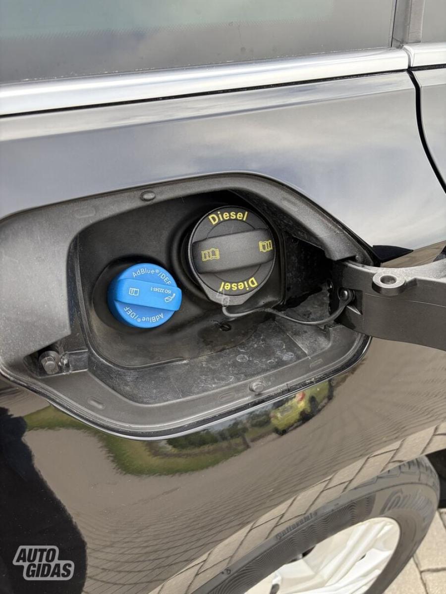 Black Volkswagen Passat 2021 in Kaunas, with an engine capacity of 2.00 L and mileage of 247 thousand km for 13900 €, photo 19 on AUTOMOTO.COM.LV