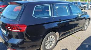 Black Volkswagen Passat 2021 in Panevezys, with an engine capacity of 1.97 L and mileage of 350 thousand km for 10527 €, photo 7 on AUTOMOTO.COM.LV