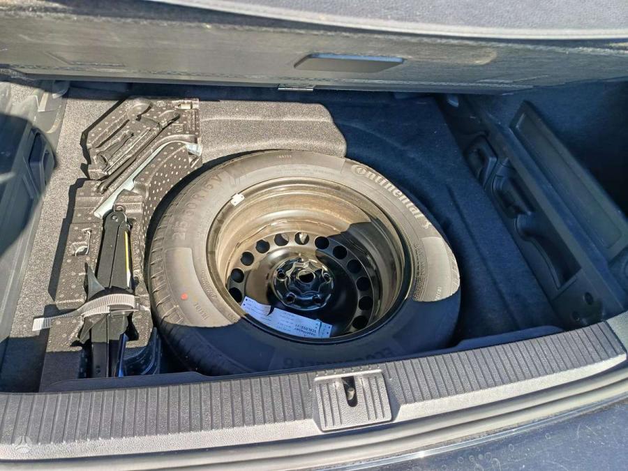 Black Volkswagen Passat 2021 in Panevezys, with an engine capacity of 1.97 L and mileage of 350 thousand km for 10527 €, photo 13 on AUTOMOTO.COM.LV
