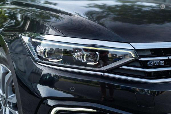 Melns Volkswagen Passat 2021 Viļņa, ar dzinēja tilpumu 1.40 L un nobraukumu 187 tūkst. km par 15500 €, foto 3 vietnē AUTOMOTO.COM.LV