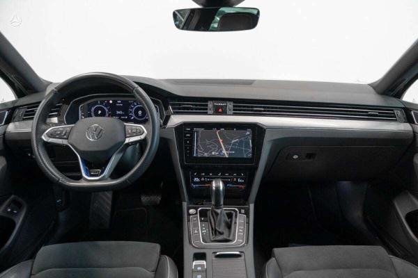 Melns Volkswagen Passat 2021 Viļņa, ar dzinēja tilpumu 1.40 L un nobraukumu 146 tūkst. km par 18900 €, foto 8 vietnē AUTOMOTO.COM.LV