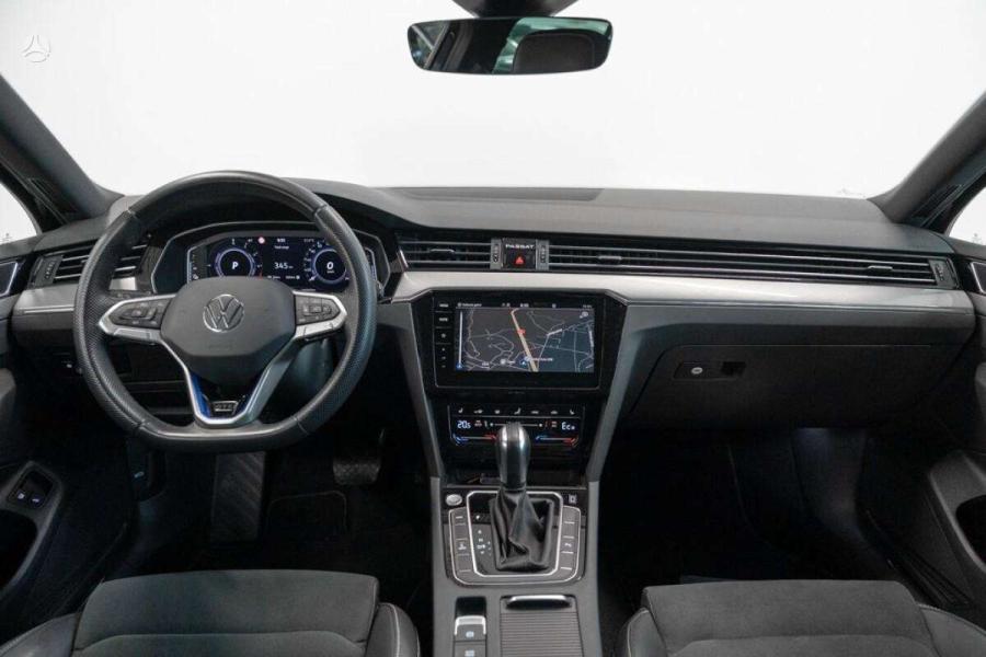 Black Volkswagen Passat 2021 in Vilnius, with an engine capacity of 1.40 L and mileage of 146 thousand km for 18900 €, photo 9 on AUTOMOTO.COM.LV