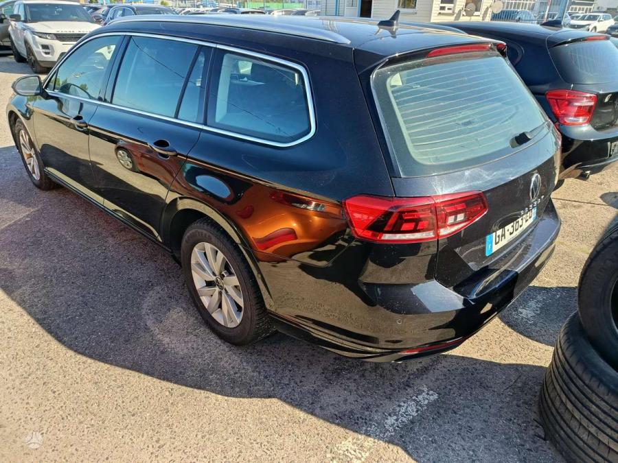 Black Volkswagen Passat 2021 in Panevezys, with an engine capacity of 1.97 L and mileage of 350 thousand km for 10527 €, photo 5 on AUTOMOTO.COM.LV