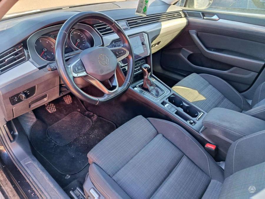 Black Volkswagen Passat 2021 in Panevezys, with an engine capacity of 1.97 L and mileage of 350 thousand km for 10527 €, photo 8 on AUTOMOTO.COM.LV