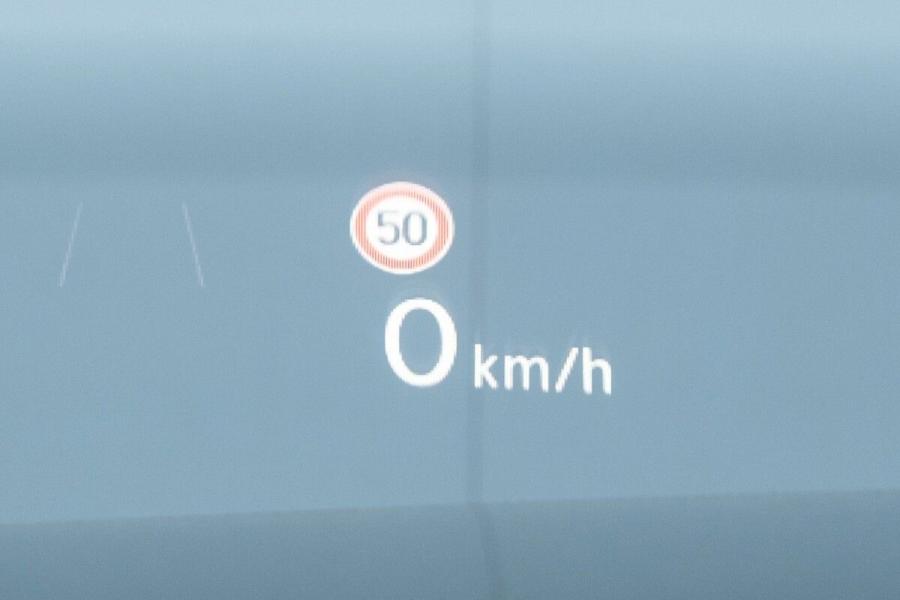 Black Volkswagen Passat 2021 in Riga, with an engine capacity of 1.40 L and mileage of 92 thousand km for 23500 €, photo 19 on AUTOMOTO.COM.LV
