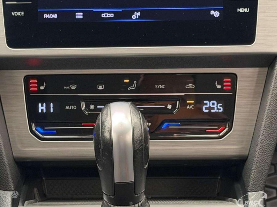 Melns Volkswagen Passat 2021 Viļņa, ar dzinēja tilpumu 1.50 L un nobraukumu 226 tūkst. km par 13800 €, foto 18 vietnē AUTOMOTO.COM.LV