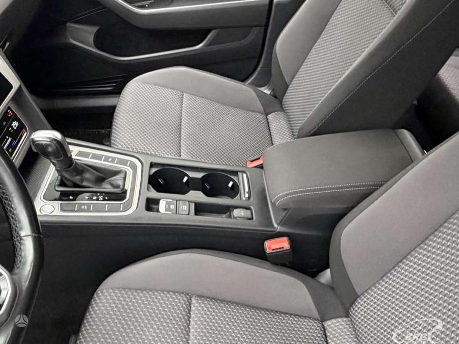 Melns Volkswagen Passat 2021 Viļņa, ar dzinēja tilpumu 1.50 L un nobraukumu 226 tūkst. km par 13800 €, foto 25 vietnē AUTOMOTO.COM.LV