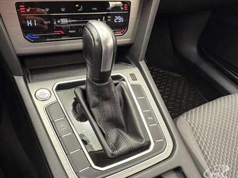 Melns Volkswagen Passat 2021 Viļņa, ar dzinēja tilpumu 1.50 L un nobraukumu 226 tūkst. km par 13800 €, foto 26 vietnē AUTOMOTO.COM.LV