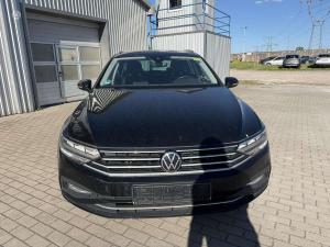Black Volkswagen Passat 2021 in Marijampole, with an engine capacity of 1.97 L and mileage of 145 thousand km for 15609 €, photo 3 on AUTOMOTO.COM.LV
