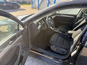 Black Volkswagen Passat 2021 in Marijampole, with an engine capacity of 1.97 L and mileage of 145 thousand km for 15609 €, photo 12 on AUTOMOTO.COM.LV