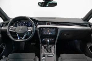 Black Volkswagen Passat 2021 in Vilnius, with an engine capacity of 1.40 L and mileage of 146 thousand km for 18900 €, photo 9 on AUTOMOTO.COM.LV
