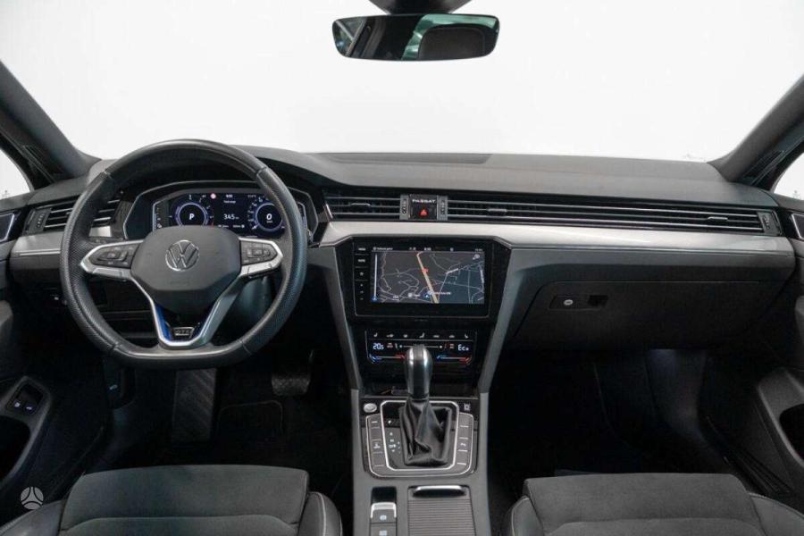Black Volkswagen Passat 2021 in Vilnius, with an engine capacity of 1.40 L and mileage of 146 thousand km for 18900 €, photo 9 on AUTOMOTO.COM.LV